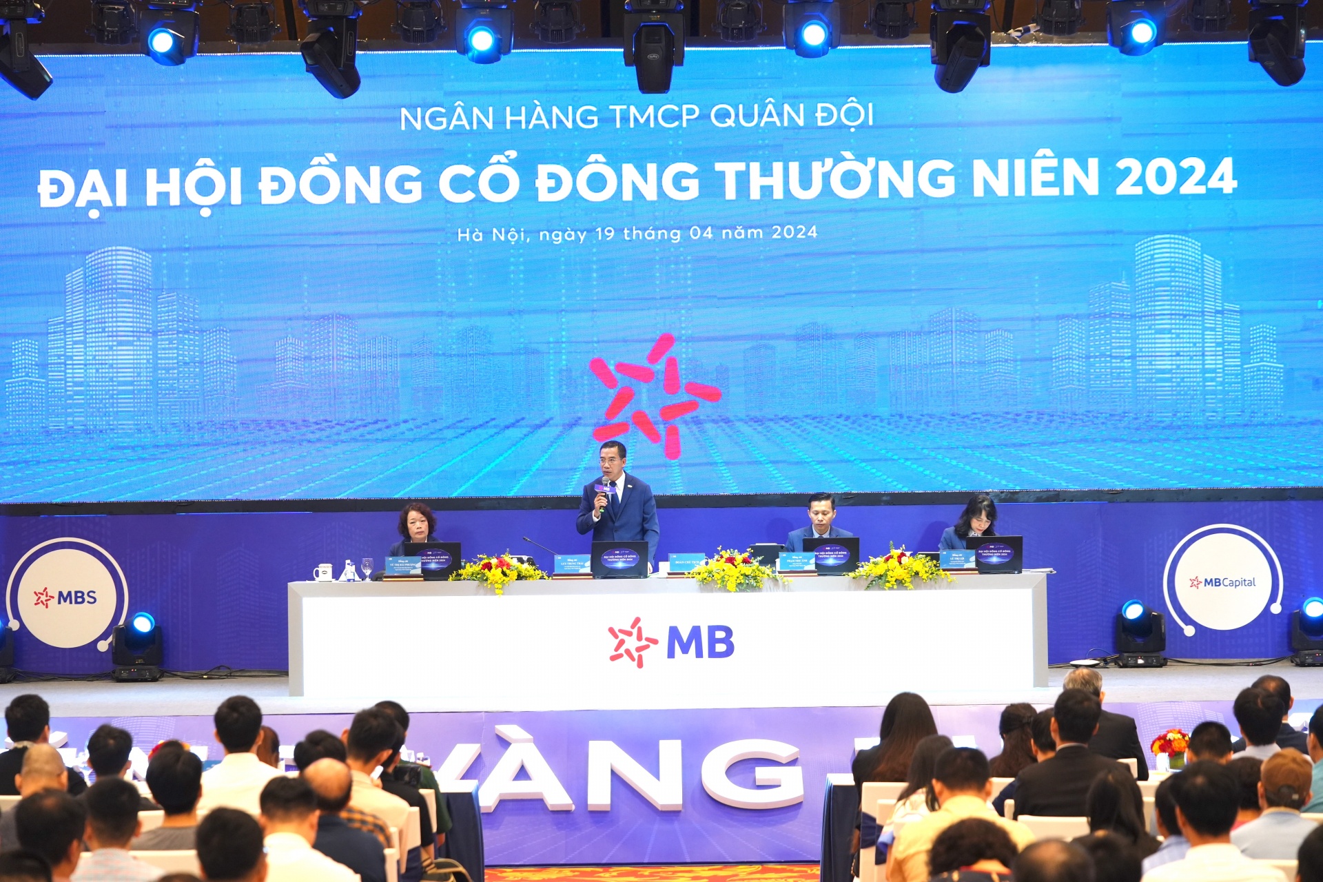 MB aiming for 30 million customers by end of year | Vietstock
